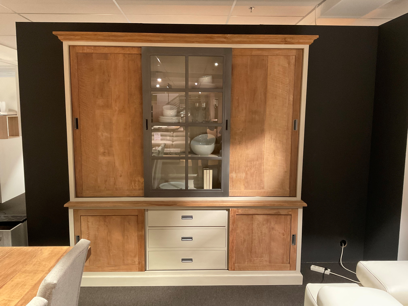 Wandkasten zijn praktisch en helemaal in